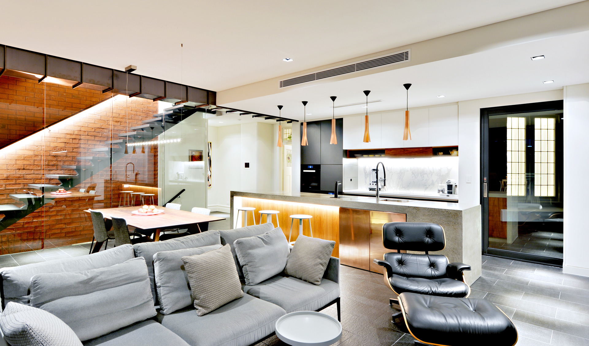 Painter Como 6152( House, Commercial) Nu Vision Painting